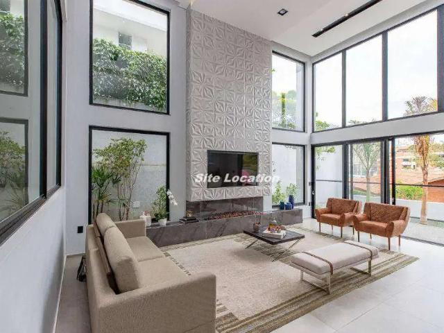 Casa / Sobrado para Venda em São Paulo/SP Morumbi 4 Quartos