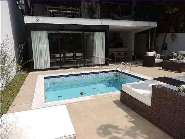 Casa / Sobrado para Venda em São Paulo/SP Morumbi 4 Quartos