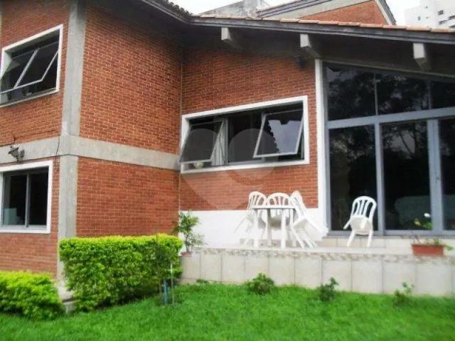 Casa / Sobrado para Venda em São Paulo/SP Morumbi 4 Quartos