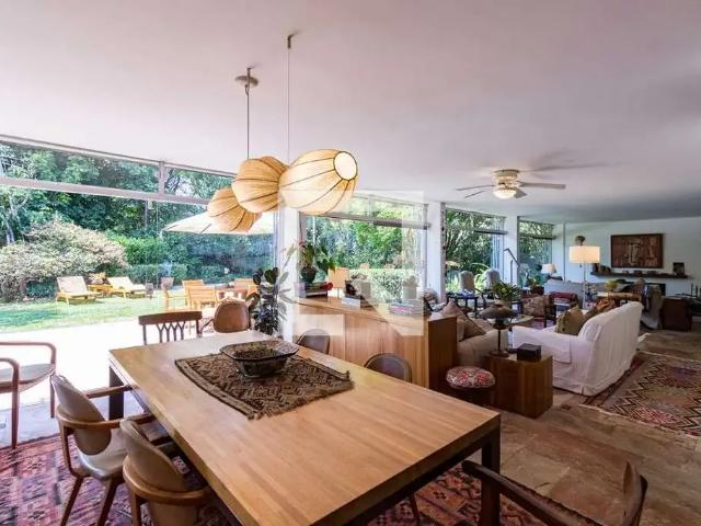 Casa / Sobrado para Venda em São Paulo/SP Morumbi 4 Quartos