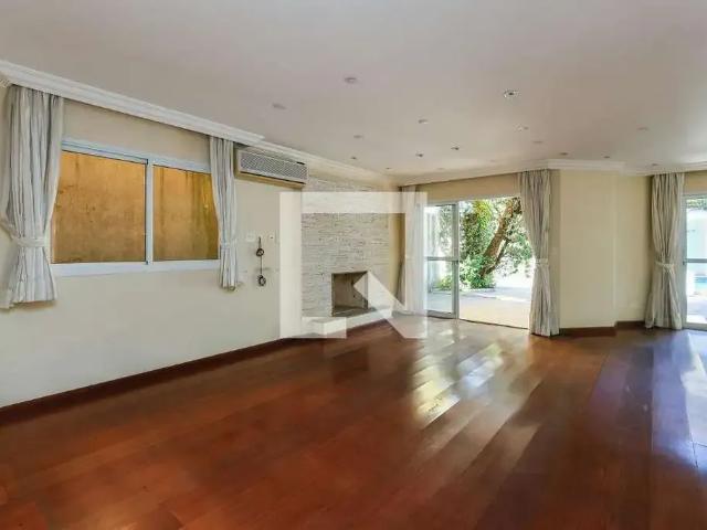 Casa / Sobrado para Venda em São Paulo/SP Morumbi 4 Quartos