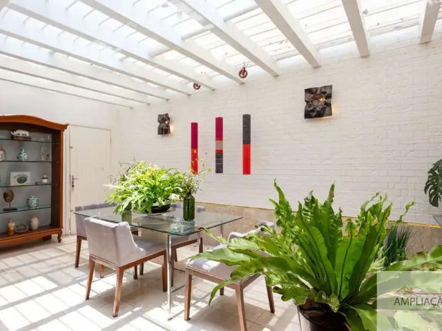 Casa / Sobrado para Venda em São Paulo/SP Morumbi 4 Quartos