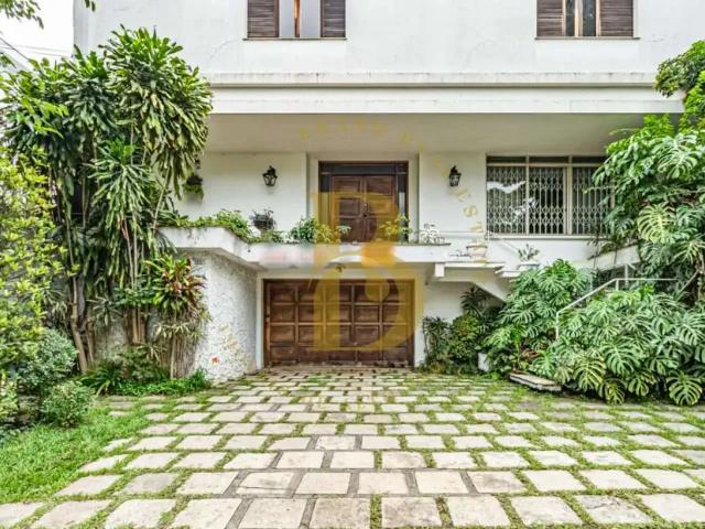 Casa / Sobrado para Venda em São Paulo/SP Morumbi 5 Quartos