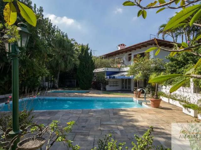 Casa / Sobrado para Venda em São Paulo/SP Morumbi 5 Quartos