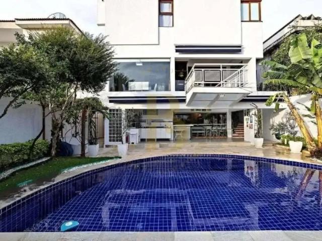 Casa / Sobrado para Venda em São Paulo/SP Morumbi 5 Quartos