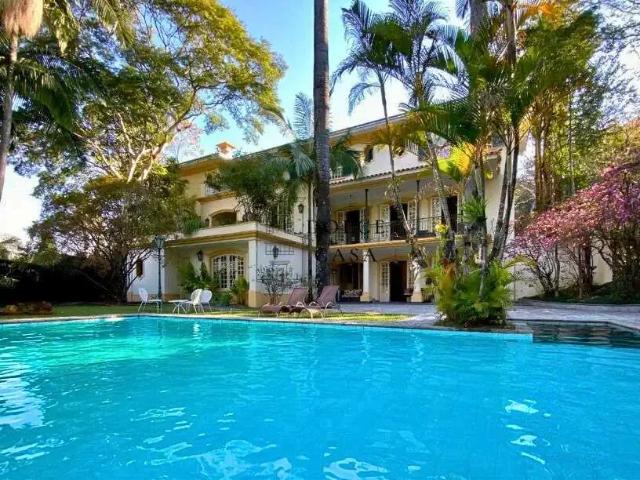 Casa / Sobrado para Venda em São Paulo/SP Morumbi 5 Quartos