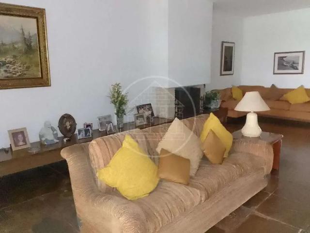 Casa / Sobrado para Venda em São Paulo/SP Morumbi 5 Quartos