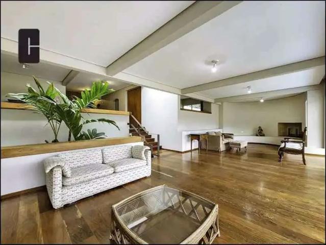 Casa / Sobrado para Venda em São Paulo/SP Morumbi 5 Quartos