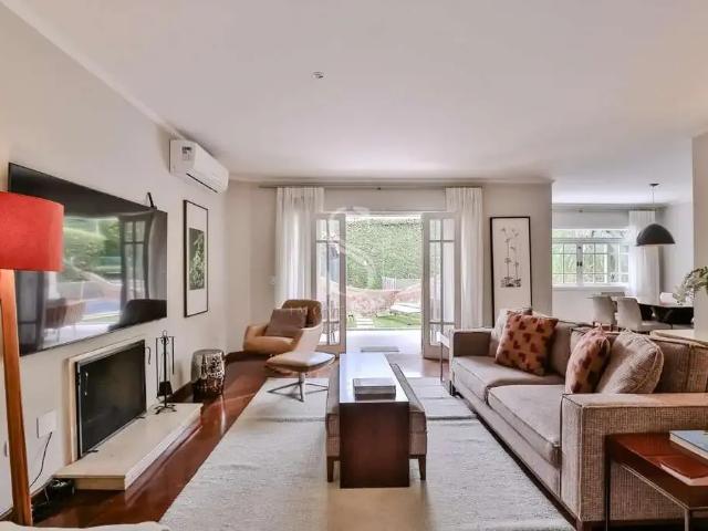 Casa / Sobrado para Venda em São Paulo/SP Morumbi 5 Quartos