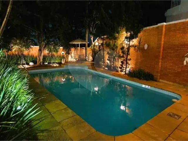 Casa / Sobrado para Venda em São Paulo/SP Morumbi 5 Quartos