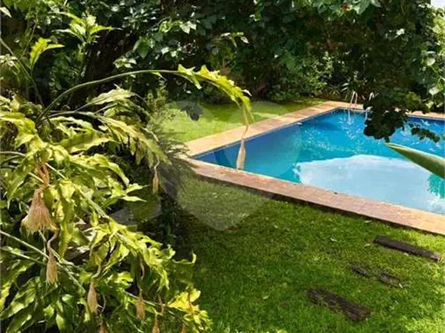 Casa / Sobrado para Venda em São Paulo/SP Morumbi 5 Quartos