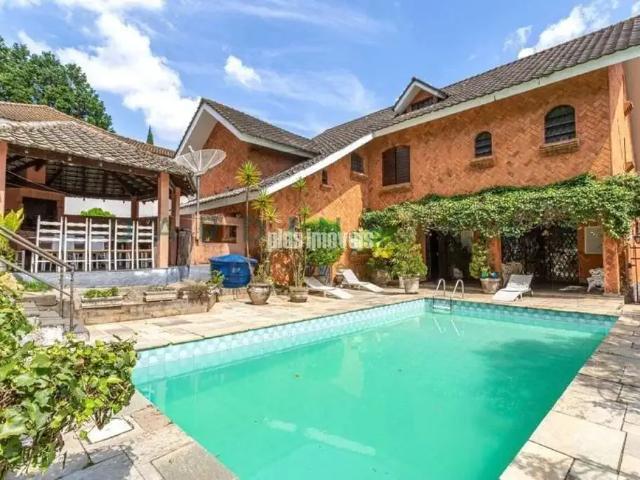 Casa / Sobrado para Venda em São Paulo/SP Morumbi 6 Quartos