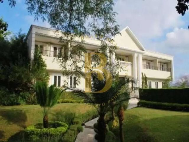 Casa / Sobrado para Venda em São Paulo/SP Morumbi 6 Quartos