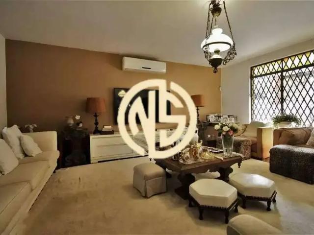 Casa / Sobrado para Venda em São Paulo/SP Morumbi 6 Quartos