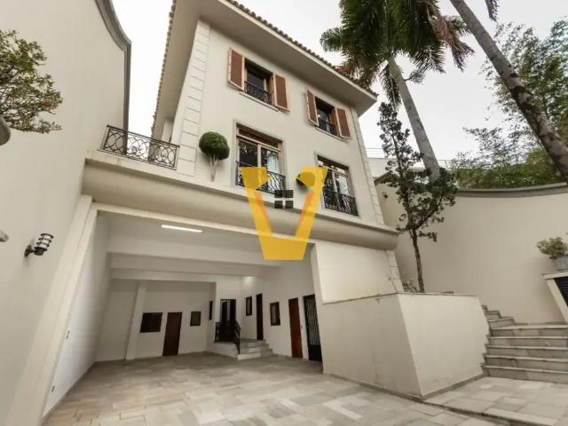 Casa / Sobrado para Venda em São Paulo/SP Morumbi 8 Quartos