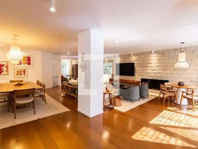 Casa / Sobrado para Venda em São Paulo/SP Panamby 3 Quartos
