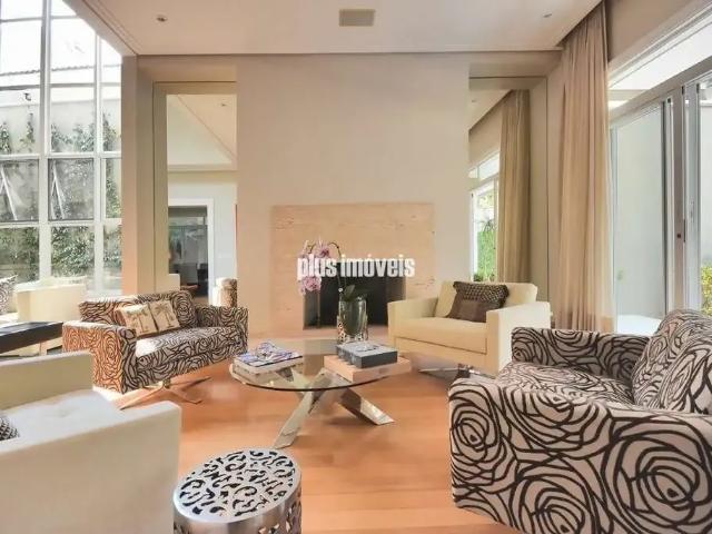 Casa / Sobrado para Venda em São Paulo/SP Panamby 4 Quartos