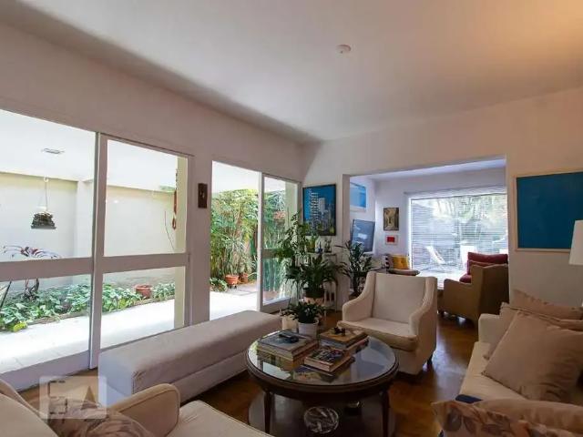 Casa / Sobrado para Venda em São Paulo/SP Pacaembu 4 Quartos