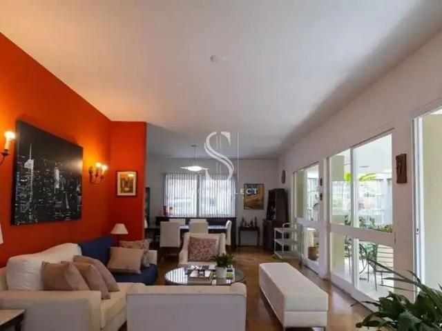 Casa / Sobrado para Venda em São Paulo/SP Pacaembu 4 Quartos