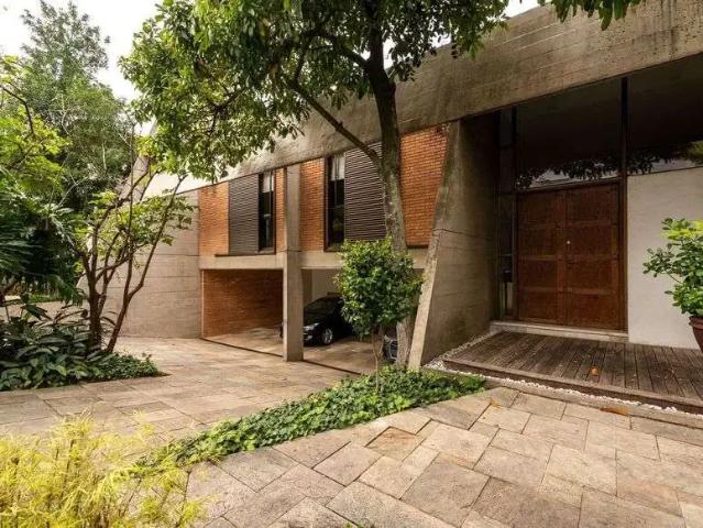 Casa / Sobrado para Venda em São Paulo/SP Pacaembu 4 Quartos