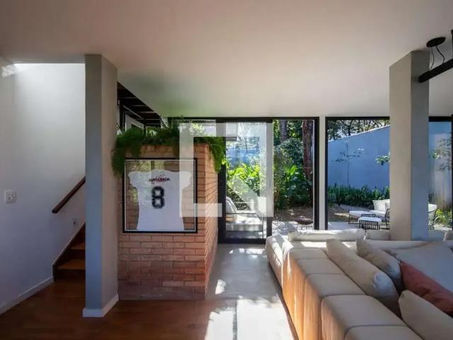 Casa / Sobrado para Venda em São Paulo/SP Pacaembu 4 Quartos