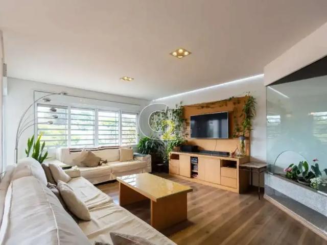 Casa / Sobrado para Venda em São Paulo/SP Pacaembu 4 Quartos