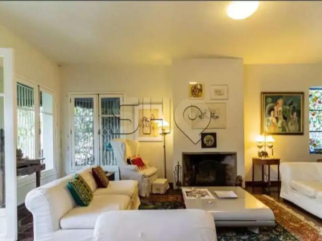 Casa / Sobrado para Venda em São Paulo/SP Pacaembu 4 Quartos