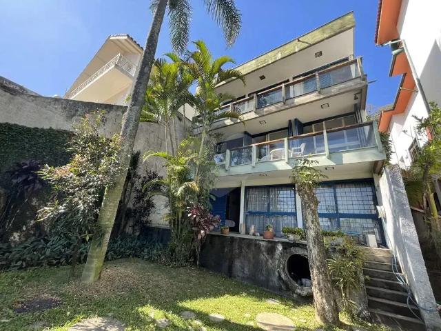 Casa / Sobrado para Venda em São Paulo/SP Pacaembu 4 Quartos