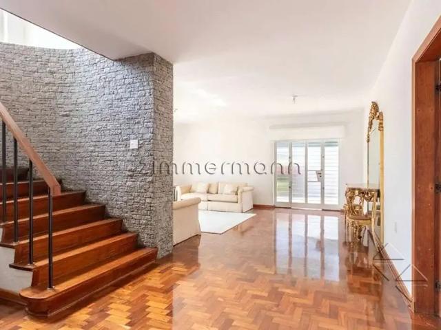 Casa / Sobrado para Venda em São Paulo/SP Pacaembu 4 Quartos