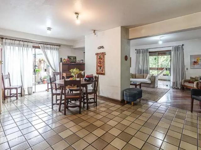 Casa / Sobrado para Venda em São Paulo/SP Pacaembu 4 Quartos