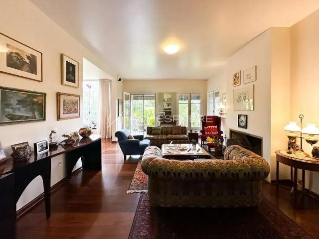 Casa / Sobrado para Venda em São Paulo/SP Pacaembu 4 Quartos