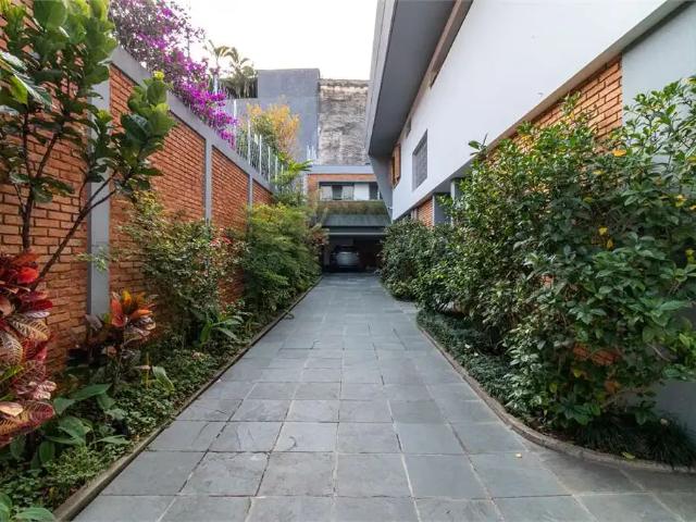 Casa / Sobrado para Venda em São Paulo/SP Pacaembu 4 Quartos