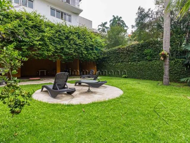 Casa / Sobrado para Venda em São Paulo/SP Pacaembu 4 Quartos
