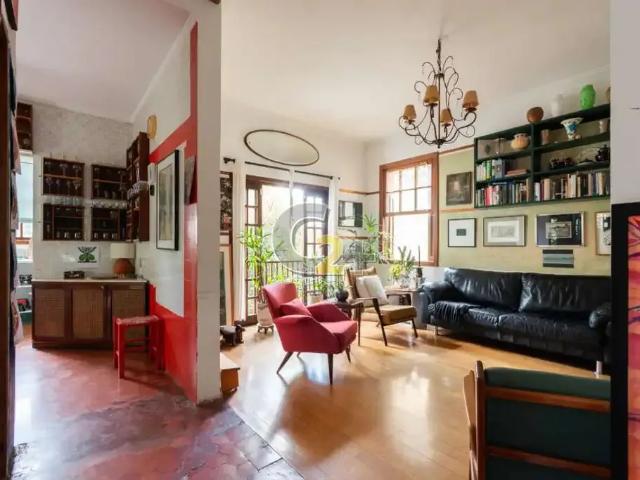 Casa / Sobrado para Venda em São Paulo/SP Pacaembu 5 Quartos