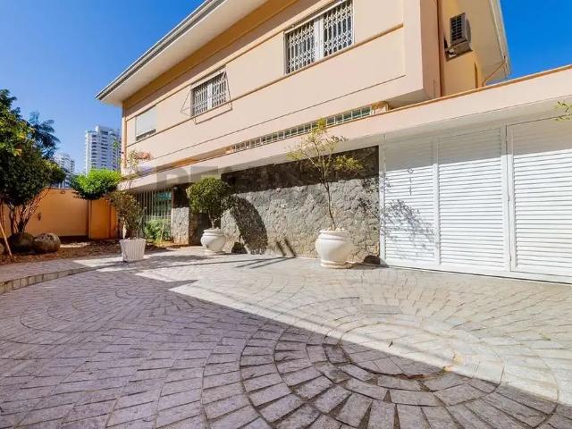 Casa / Sobrado para Venda em São Paulo/SP Pacaembu 5 Quartos