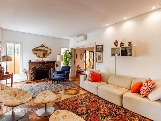 Casa / Sobrado para Venda em São Paulo/SP Pacaembu 5 Quartos