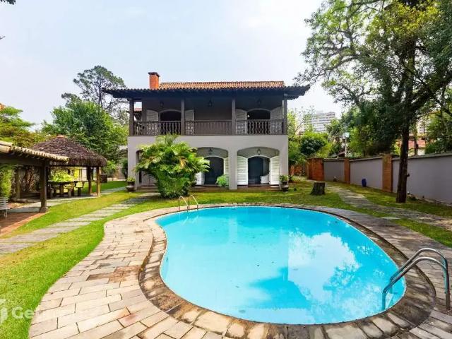 Casa / Sobrado para Venda em São Paulo/SP Pacaembu 5 Quartos