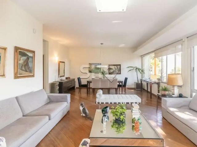 Casa / Sobrado para Venda em São Paulo/SP Pacaembu 5 Quartos