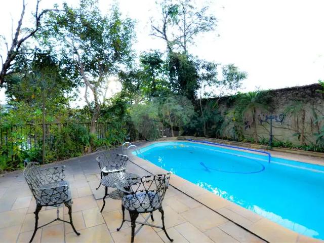 Casa / Sobrado para Venda em São Paulo/SP Pacaembu 5 Quartos