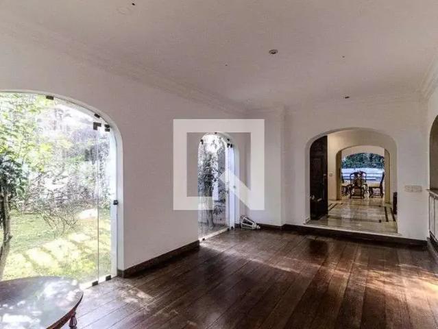 Casa / Sobrado para Venda em São Paulo/SP Pacaembu 5 Quartos