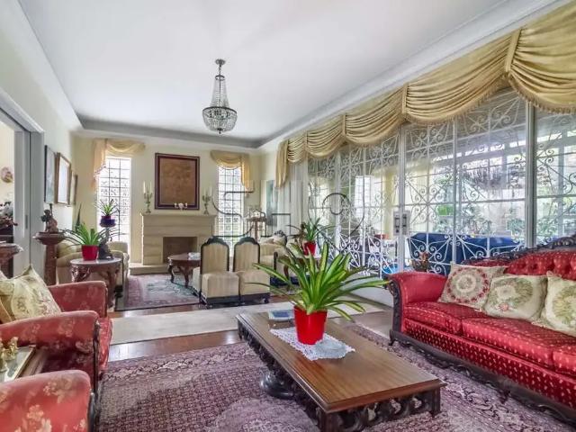 Casa / Sobrado para Venda em São Paulo/SP Pacaembu 5 Quartos