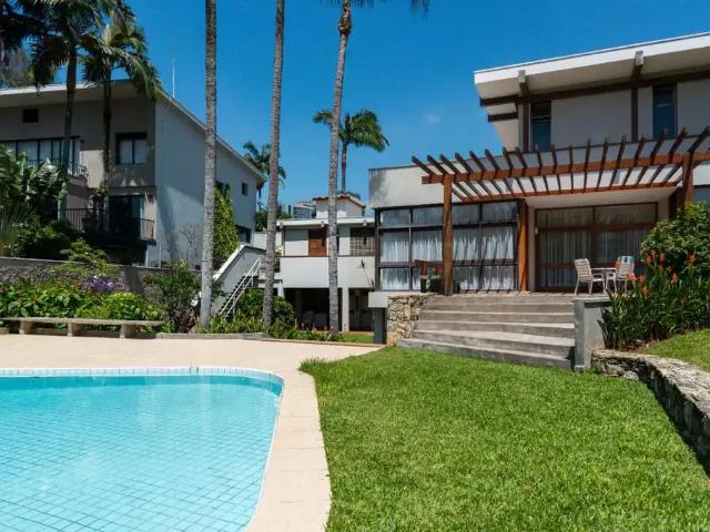 Casa / Sobrado para Venda em São Paulo/SP Pacaembu 3 Quartos