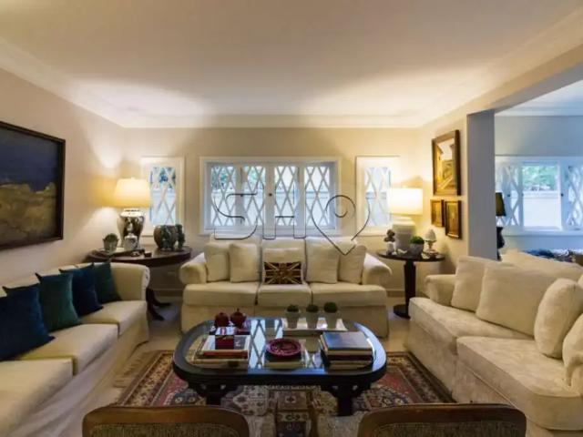 Casa / Sobrado para Venda em São Paulo/SP Pacaembu 3 Quartos