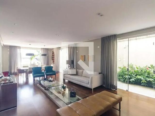 Casa / Sobrado para Venda em São Paulo/SP Pacaembu 3 Quartos
