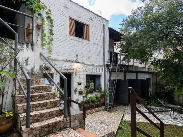 Casa / Sobrado para Venda em São Paulo/SP Pacaembu 3 Quartos