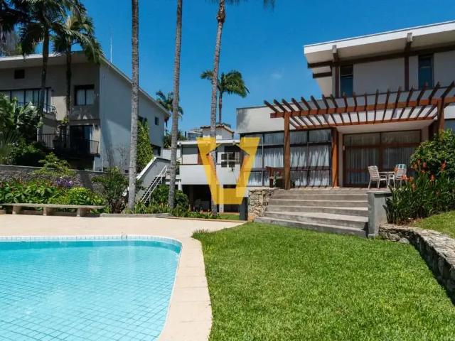Casa / Sobrado para Venda em São Paulo/SP Pacaembu 3 Quartos
