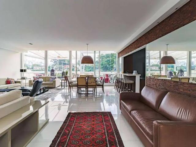Casa / Sobrado para Venda em São Paulo/SP Pacaembu 3 Quartos