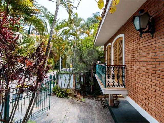 Casa / Sobrado para Venda em São Paulo/SP Pacaembu 3 Quartos