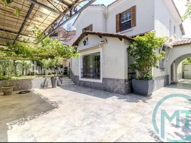 Casa / Sobrado para Venda em São Paulo/SP Pacaembu 3 Quartos