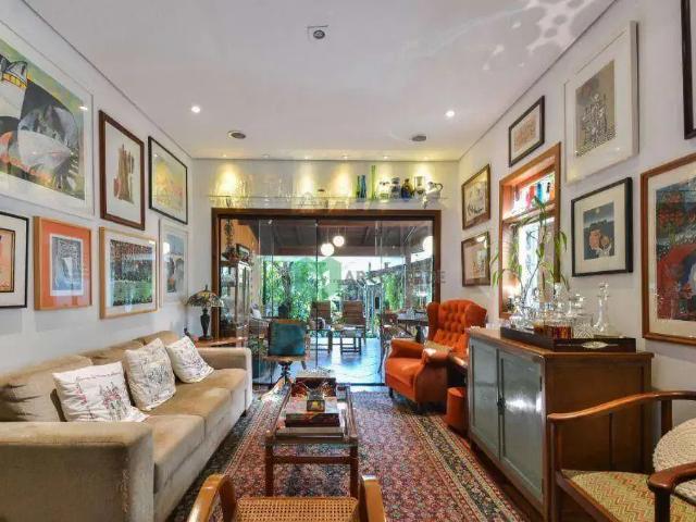 Casa / Sobrado para Venda em São Paulo/SP Pacaembu 3 Quartos
